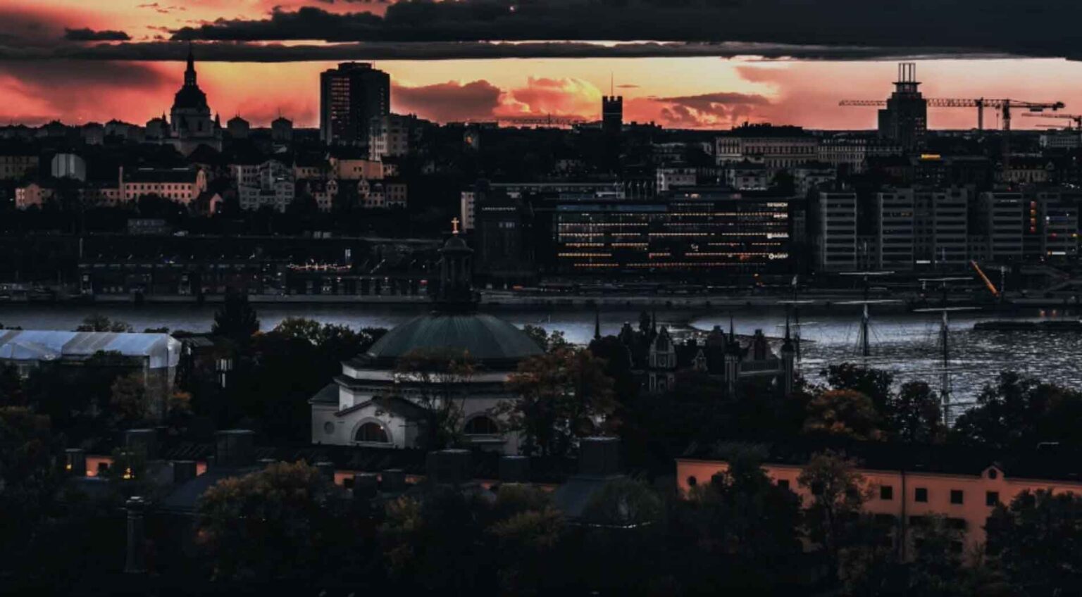 Coromatic is the leading Nordic critical facilities solutions provider.